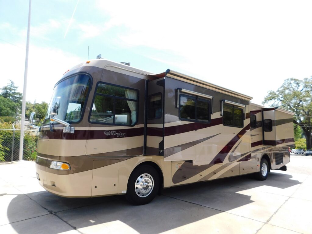 2004 Monaco Windsor 40PDQ - RV Connection