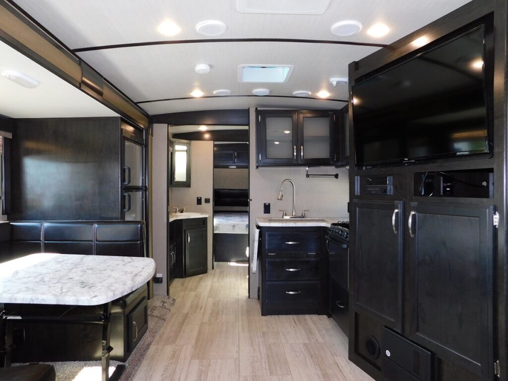 2018 Grand Design Imagine 2500RL - RV Connection