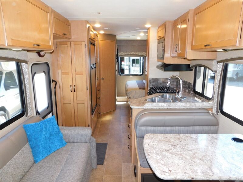 2017 Chateau 26B - RV Connection