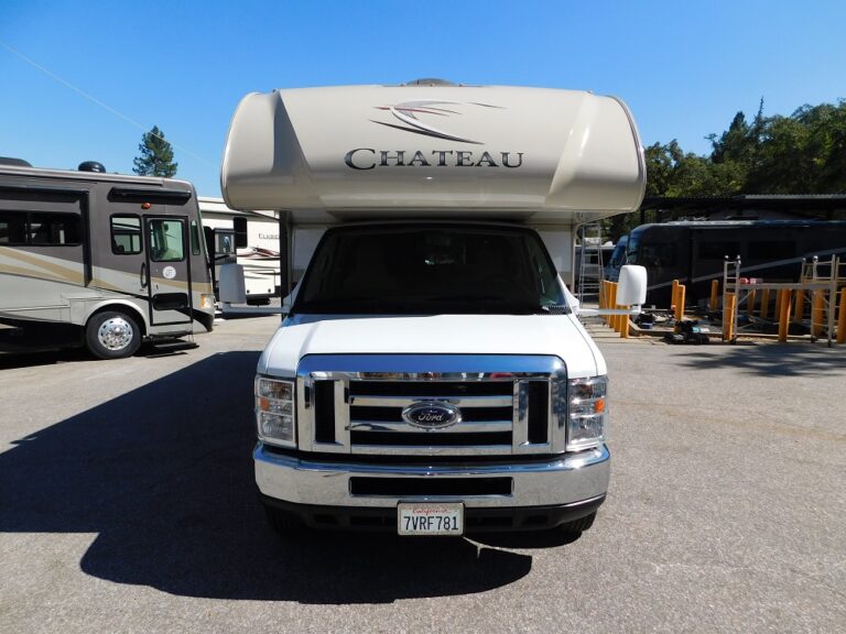 2017 Chateau 26B - RV Connection