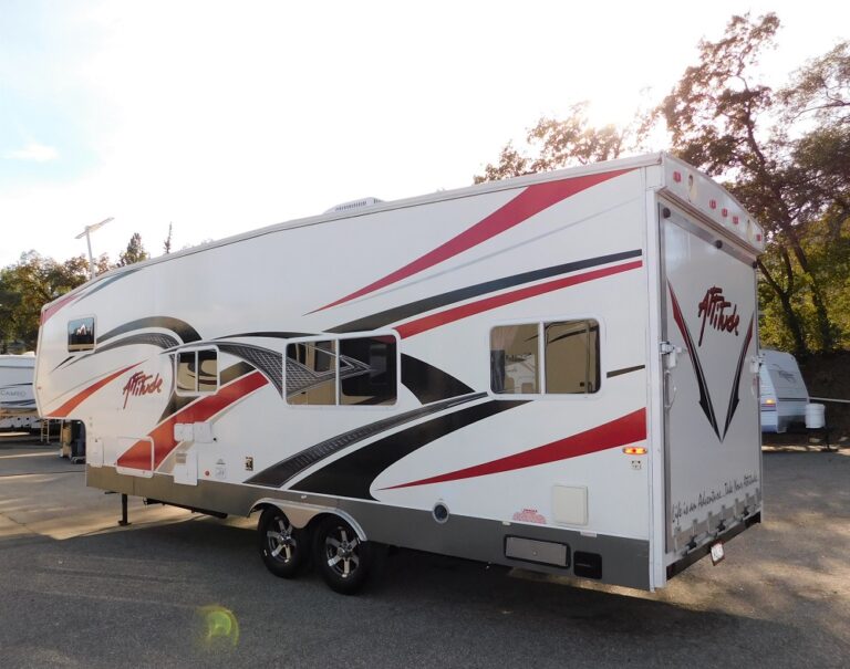 2012 Eclipse Attitude 28 AKL Toy Hauler - RV Connection