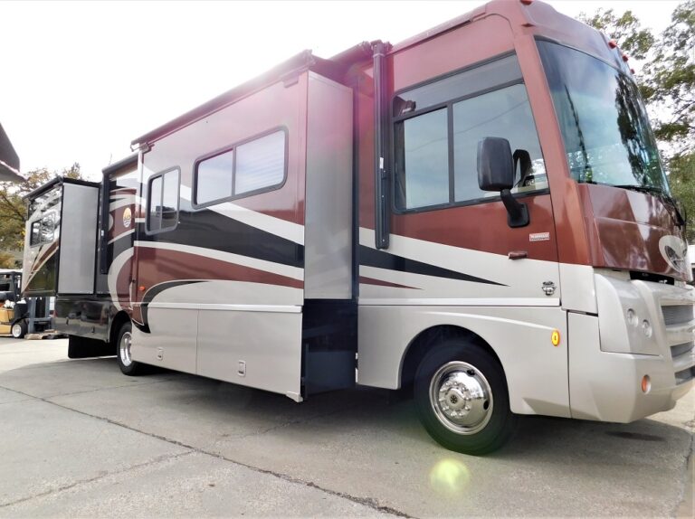 2010 Winnebago Sunova 33C - RV Connection