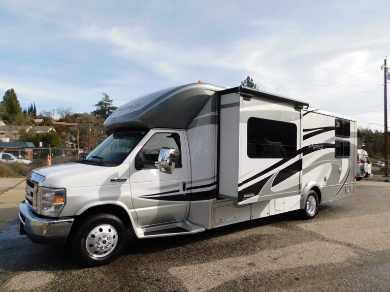 2016 Winnebago Aspect 27D - RV Connection