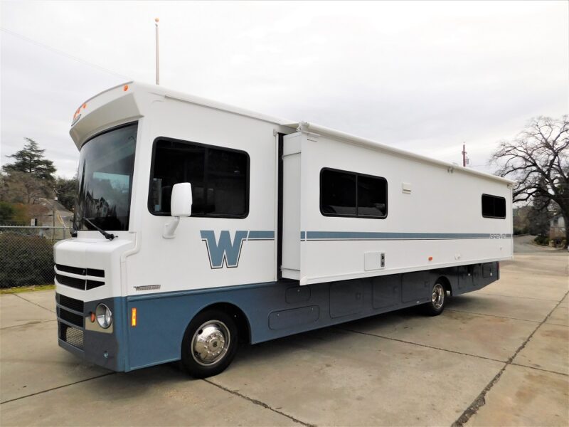 2016 Winnebago Brave 31 - RV Connection