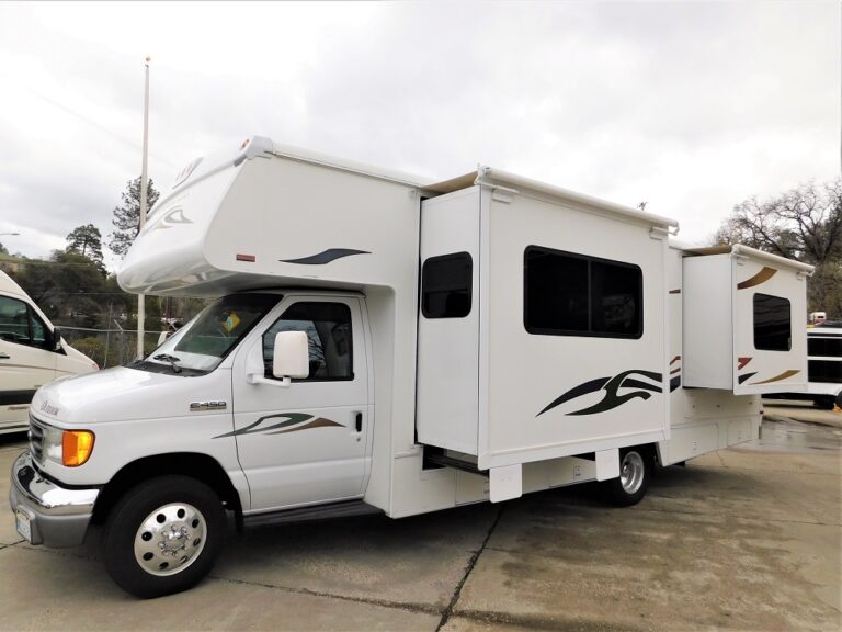 2007 Winnebago Outlook 27L - RV Connection