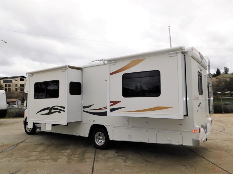 2007 Winnebago Outlook 27L - RV Connection