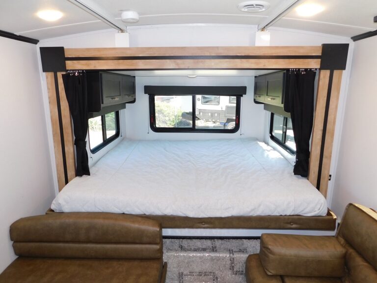 2022 Outback 210 URS Ultra-Lite Travel Trailer - RV Connection