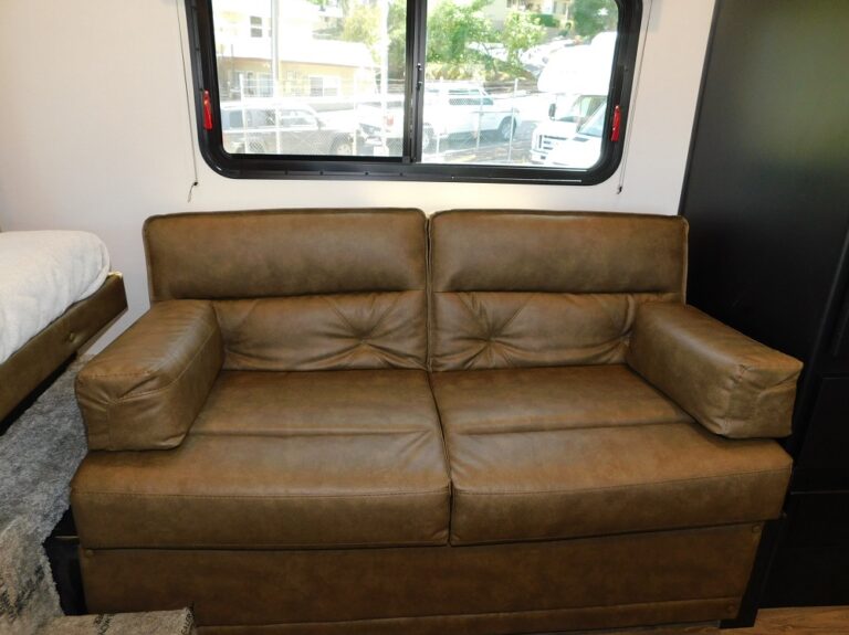 2022 Outback 210 URS Ultra-Lite Travel Trailer - RV Connection