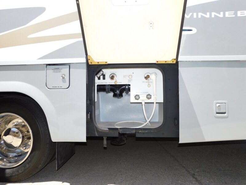 2004 Winnebago Adventurer 33V - RV Connection
