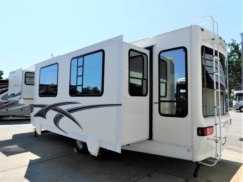 2005 Alpenlite Augusta 32RL - RV Connection