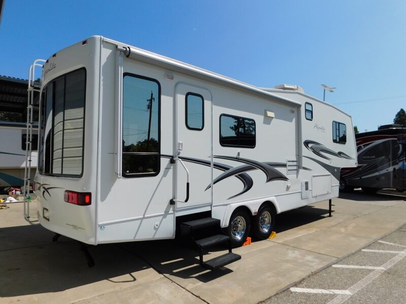 2005 Alpenlite Augusta 32RL - RV Connection