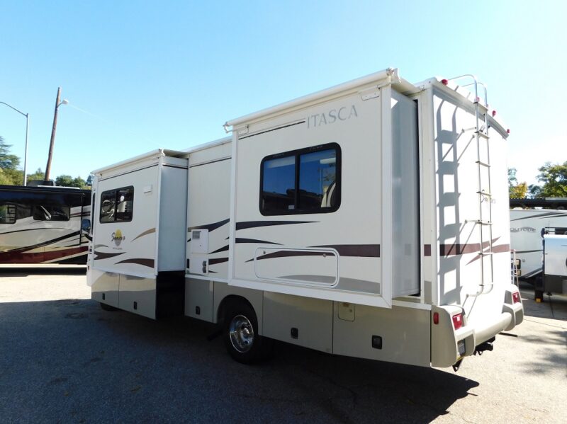 2005 Winnebago Itasca Sunova 29R - RV Connection