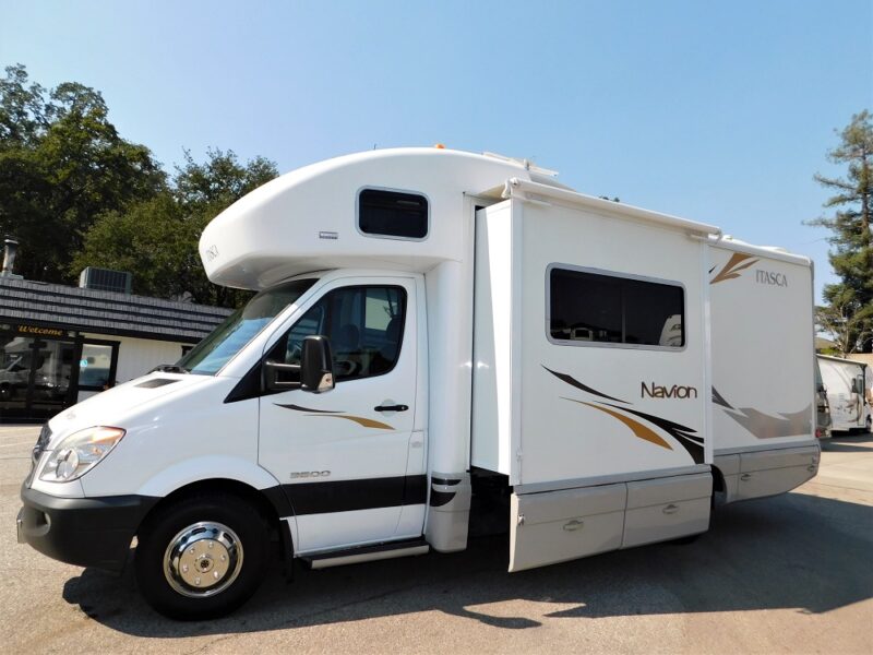 2008 Winnebago Navion 24J Mercedes Sprinter - RV Connection
