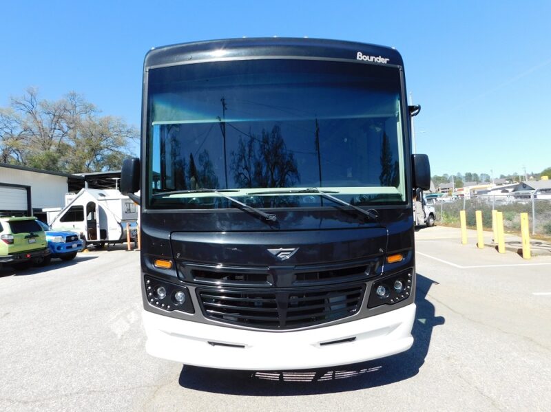 2019 Bounder 35K - RV Connection