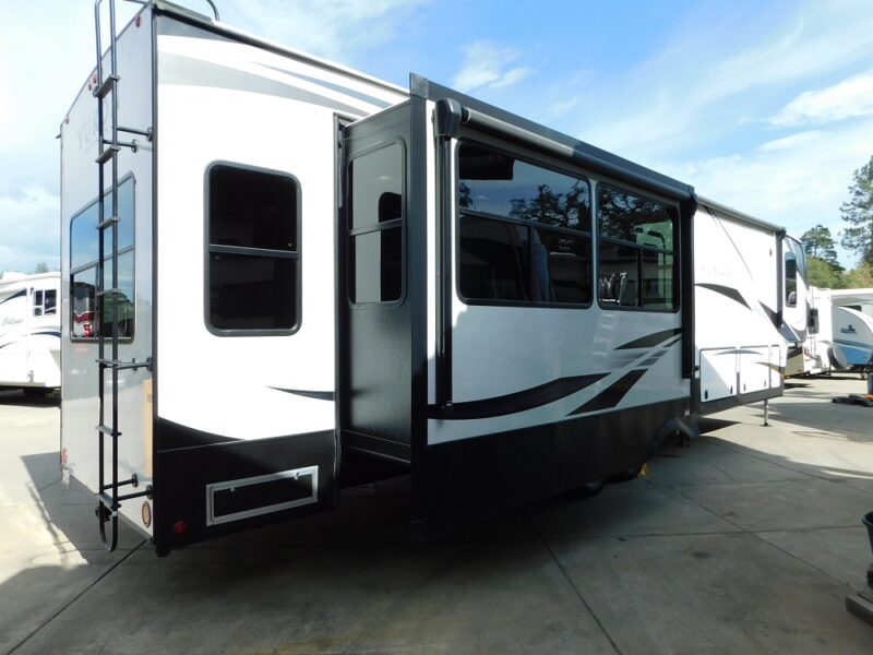 2022 Yukon 400RL 5th Wheel w/3 Slide-outs - RV Connection