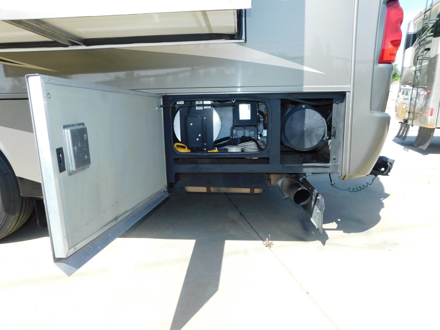 2007 Monaco Diplomat 40PDQ Turbo Diesel with 4 Slides - RV Connection