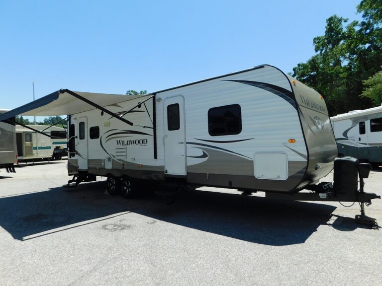 2015 Wildwood 27RLSS Trailer with Super Slide-out - RV Connection